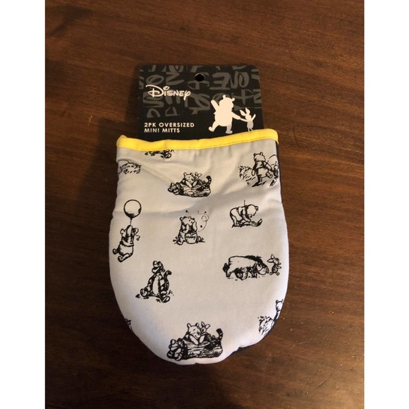 Winnie The Pooh | Kitchen | Winnie The Pooh 2pk Oversized Mini Mitts | Poshmark